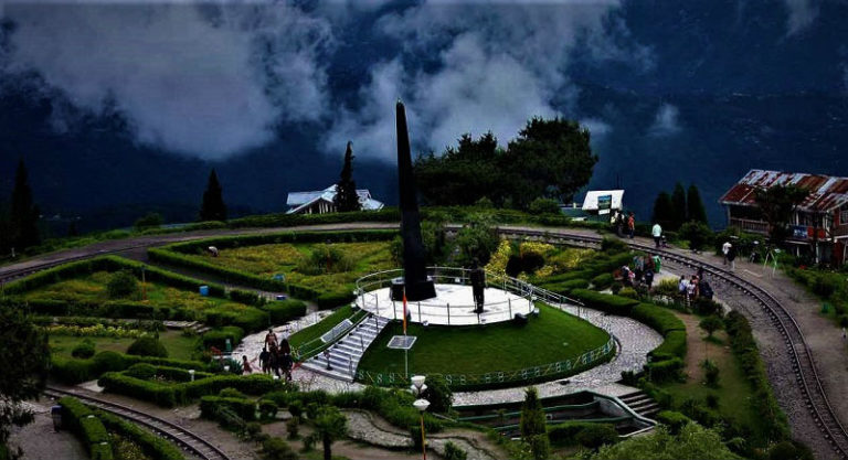 Darjeeling trip – Hidden Town in the Himalayan Beauty