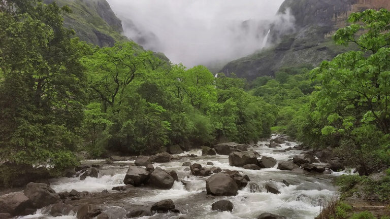My experience on Devkund waterfall trek with Onacheaptrip