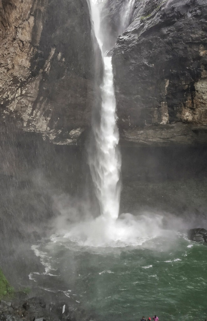 My experience on Devkund waterfall trek with Onacheaptrip