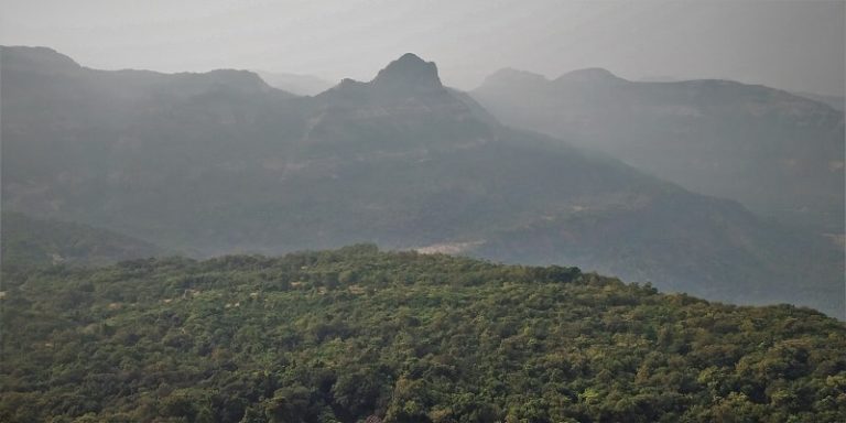 Dhak Bahiri Cave trek – A trek not for the faint-hearted (INR 200)