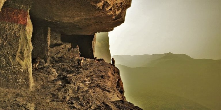 Dhak Bahiri Cave trek – A trek not for the faint-hearted (INR 200)