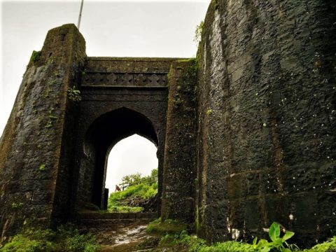 An exciting road trip to Purandar Fort from Pune (INR 300)
