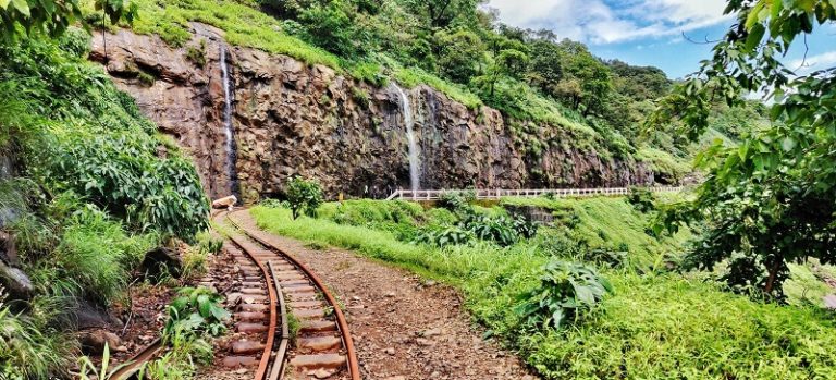 Peb Fort Trek – Trekking along the railway tracks(INR 400)