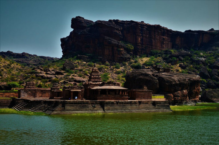 Badami Caves, a guide to the historic caves Karnataka