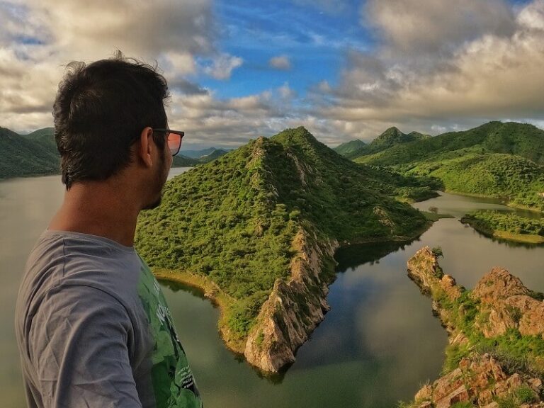 Bahubali Hills Udaipur - A short hike to the Heaven!!